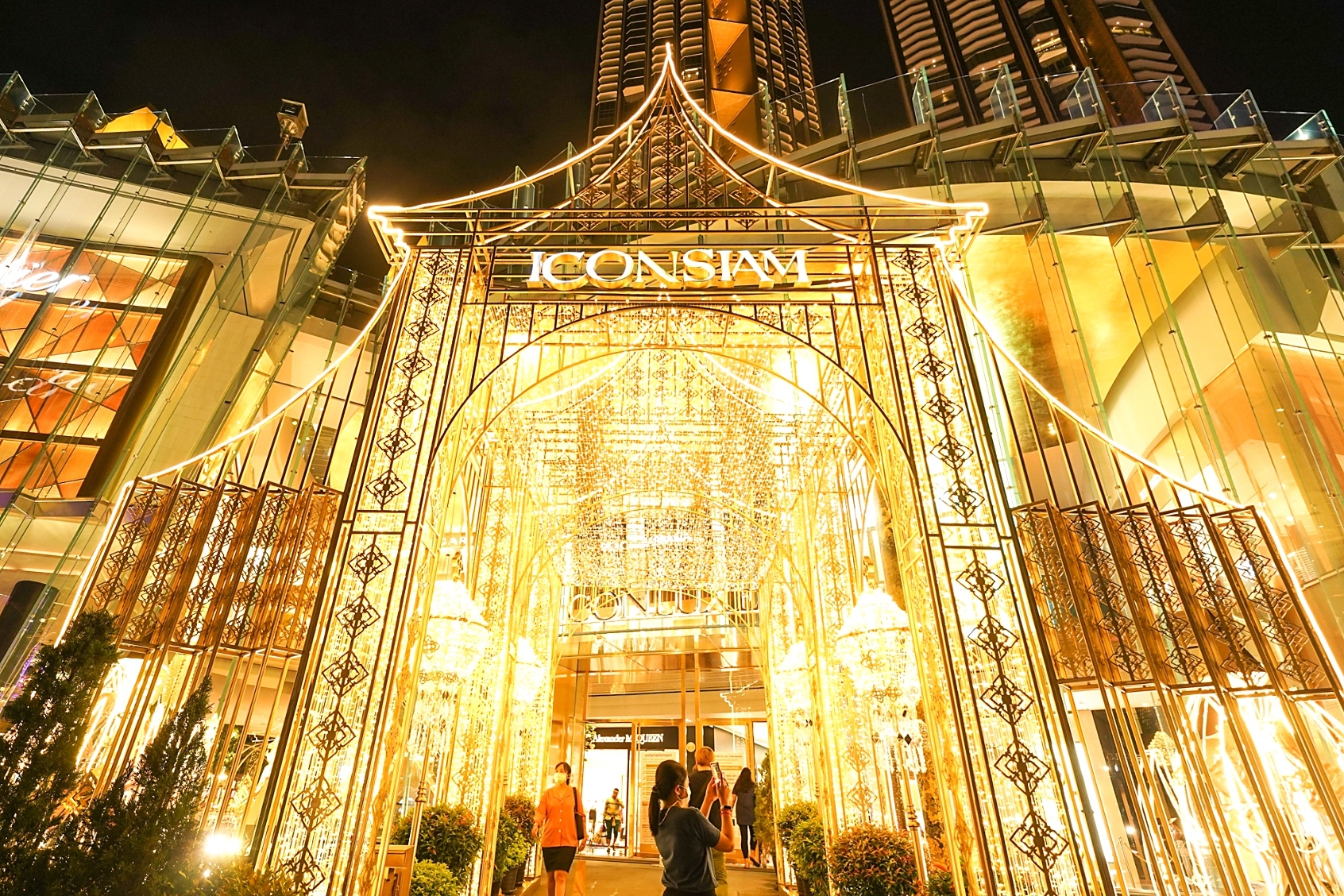 ‘ไอคอนสยาม’ มอบปรากฏการณ์ความสุขส่งท้ายปียิ่งใหญ่ตระการตา Bangkok ...