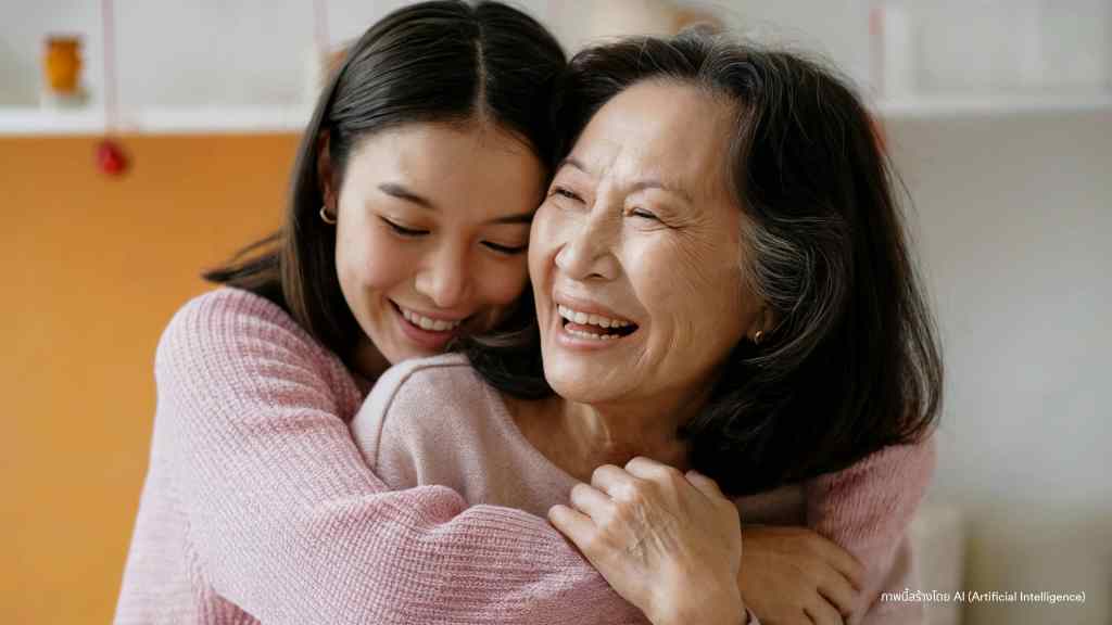 “Hug to celebrate living together” แคมเปญฮีลใจ จาก FWD ประกันชีวิต ร่วม ...