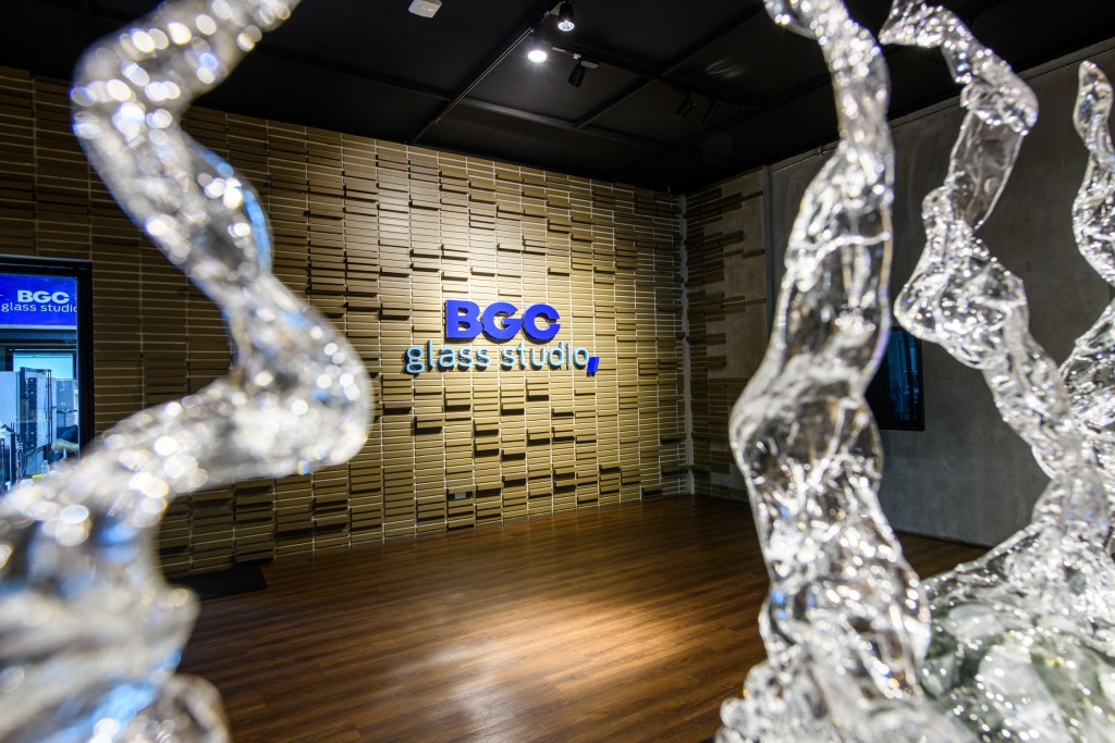 BGC Glass Studio นำเสนองานศิลปะแก้วครั้งใหญ่ใน Singapore Art Week 2025 ...