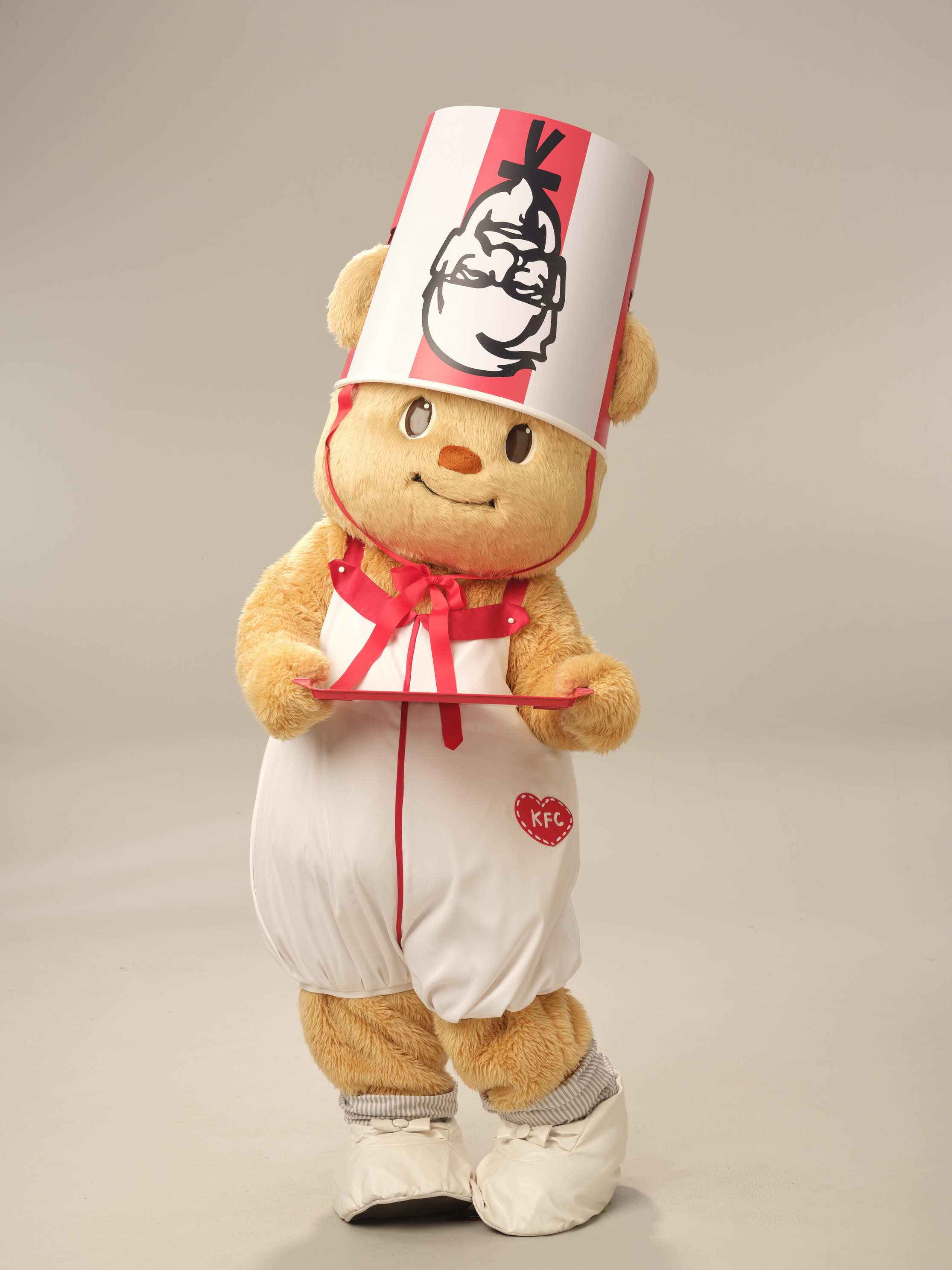 น่ารักทะลุจอ! ‘KFC ประเทศไทย’ เปิดตัว ‘น้องเนย’ ลูกรักผู้พันคนใหม่ มือ ...